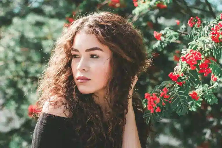 انواع مدل موی فر ریز و درشت برای خانم‌های دوست‌داشتنی و جذاب